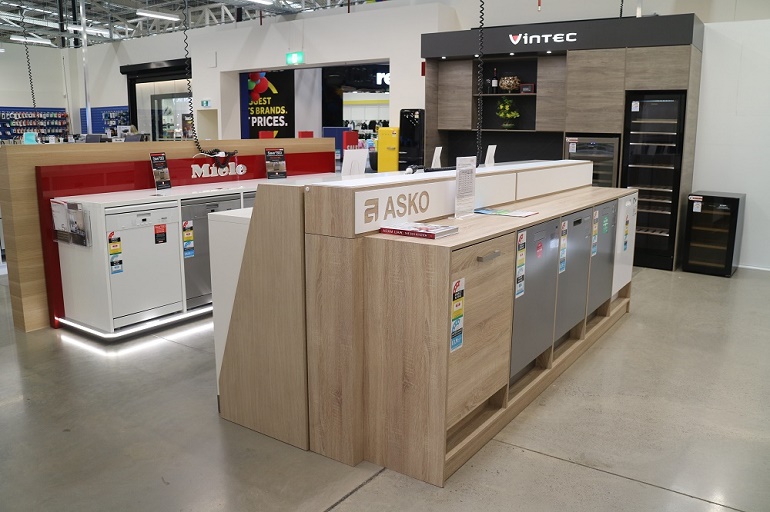 Dishwasher display small - Appliance Retailer